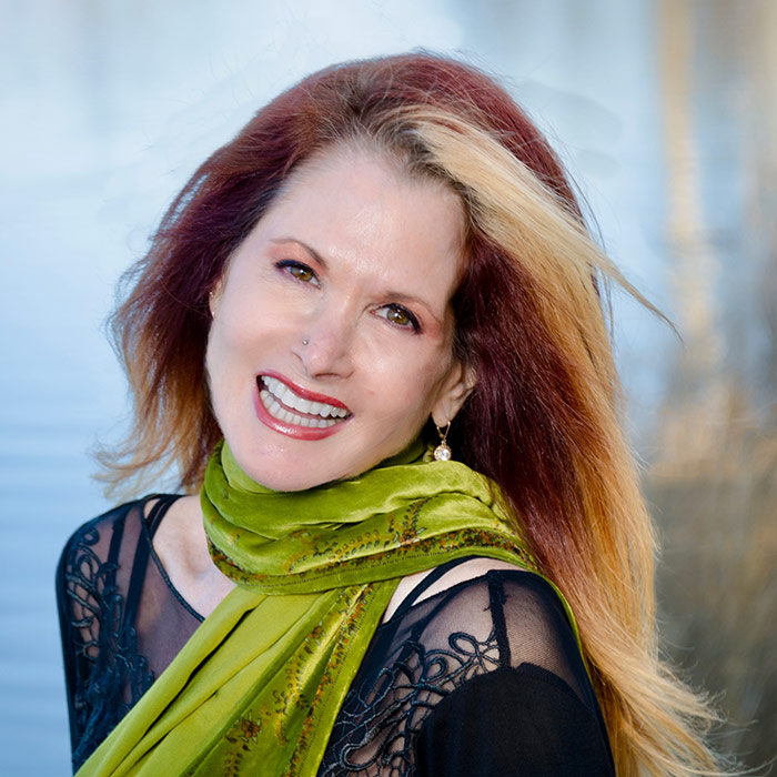 Robyn-Stecher | About